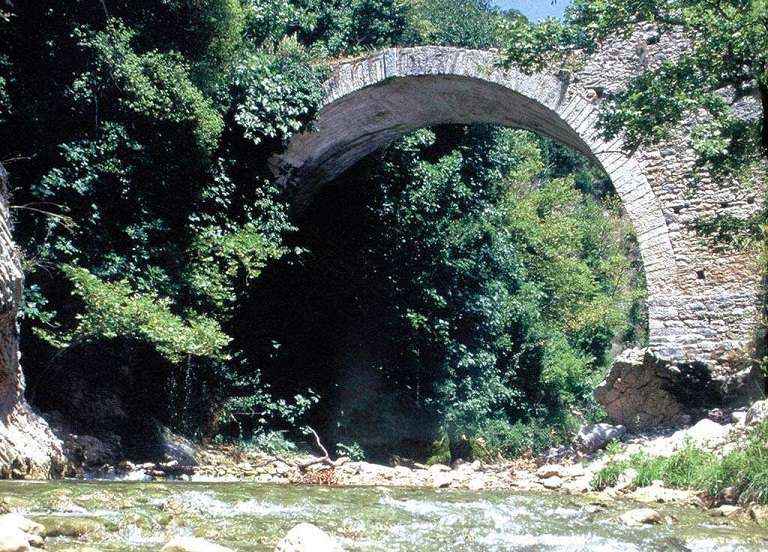 Φωτεινή Πιπιλή: «Σώστε το πέτρινο γεφύρι της Νέδας πριν το γκρεμίσουν ...