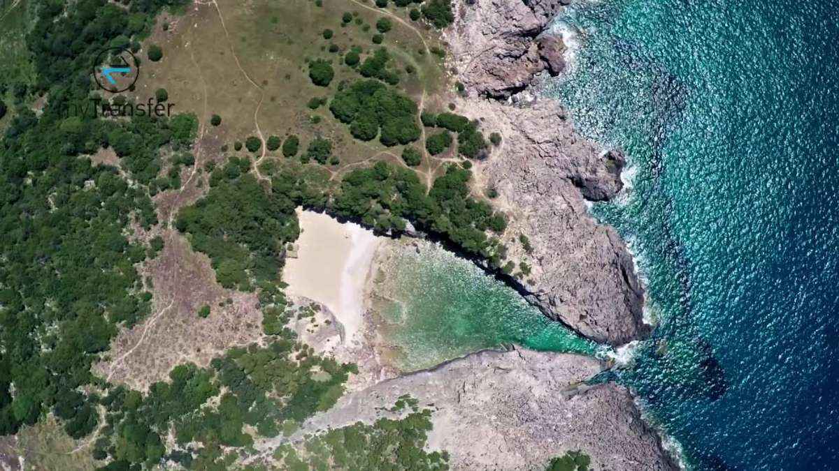 Μία από τις πιο όμορφες παραλίες της Μεσογείου βρίσκεται καλά κρυμμένη ...
